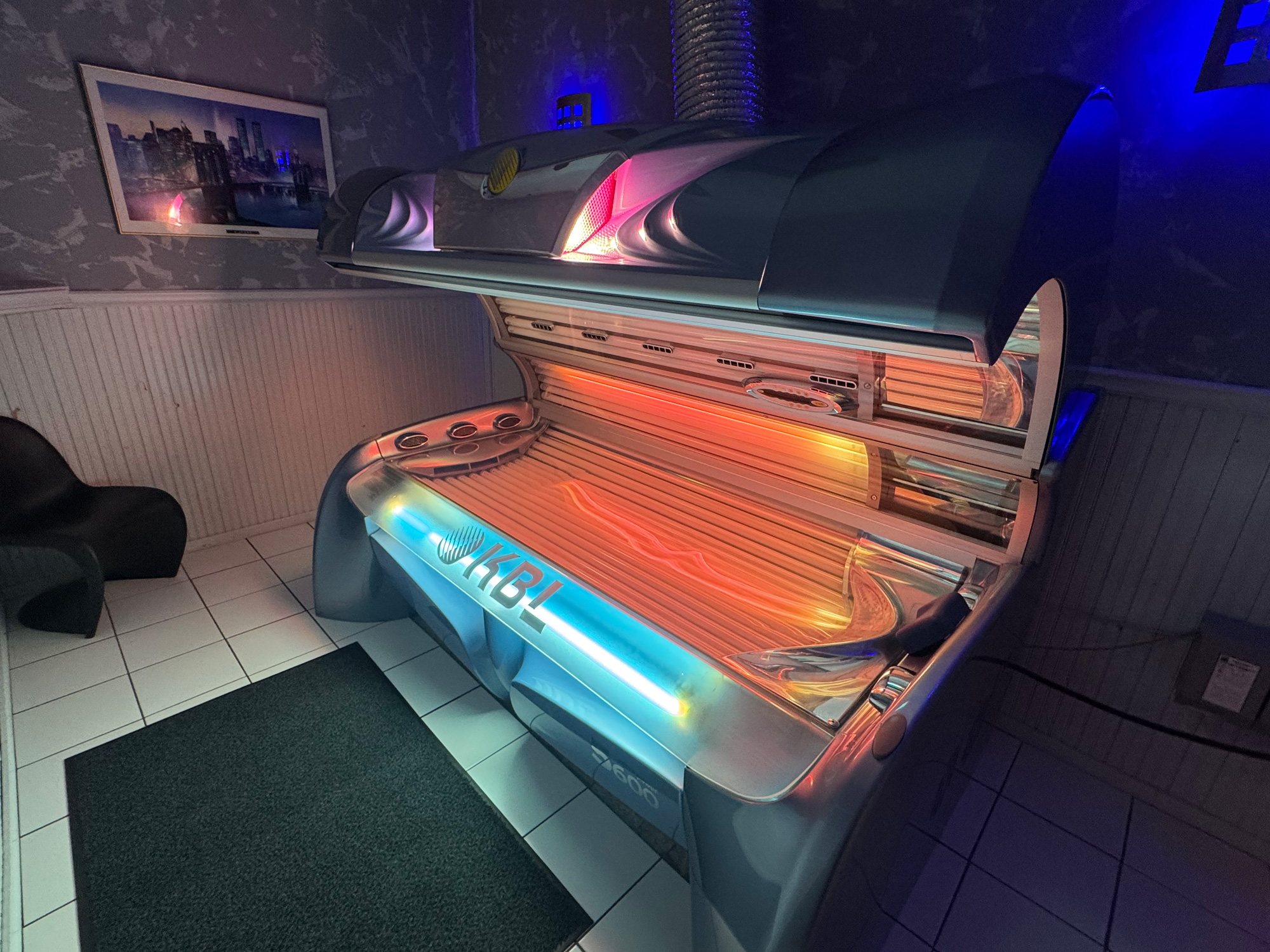 Darker Image Tanning Salon – Indoor Tanning & Spray Tanning